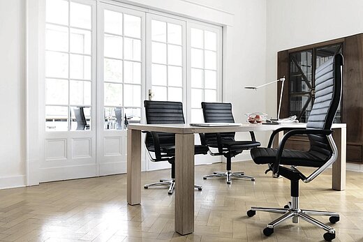 Task chairs and conference tables | Wilkhahn